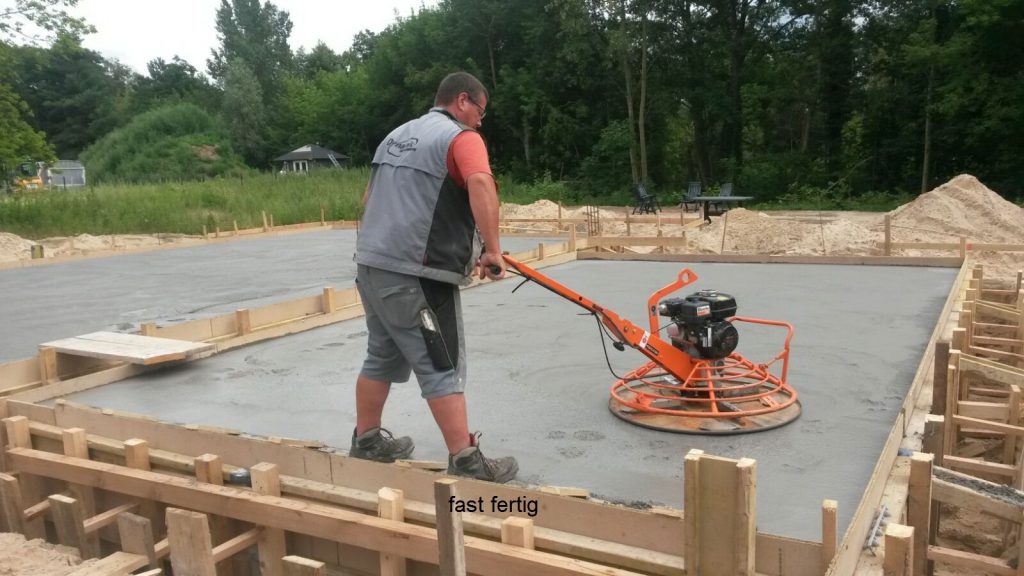 fast fertig – mit Beschriftung – elektro-tetschke